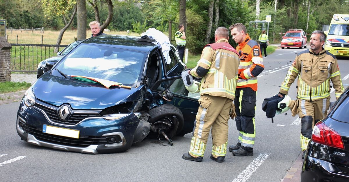 Twee gewonden bij frontale botsing bij Kootstertille | File na ongeluk op Scharsterrijnbrug ...