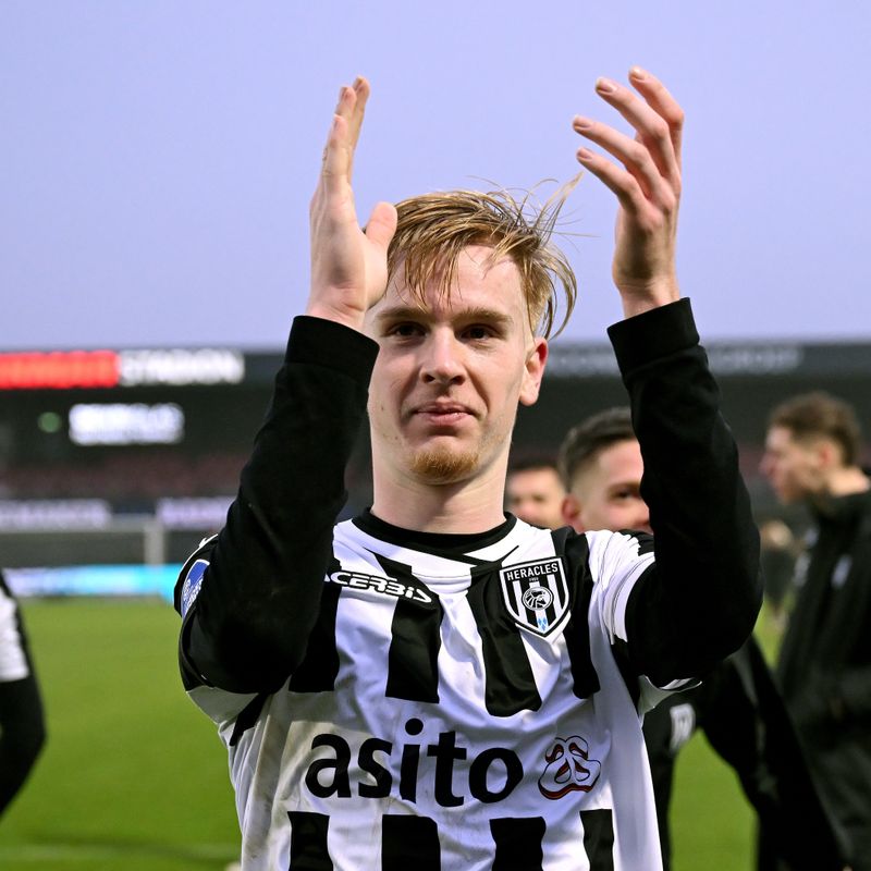 Mats Rots beleeft droomdebuut en bezorgt Heracles belangrijke ...