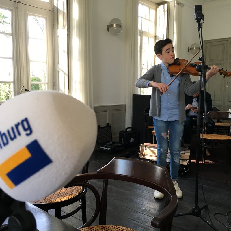 L1 Cultuurcafé: Enzo Kok uit Kerkrade, wonderkind op de viool - L1