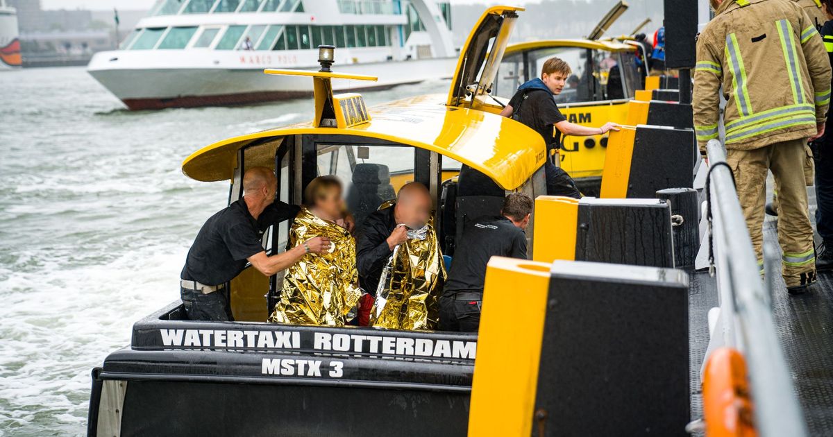Watertaxi's Rotterdam varen nog dagelijks tegen verkeer in, met alle ...