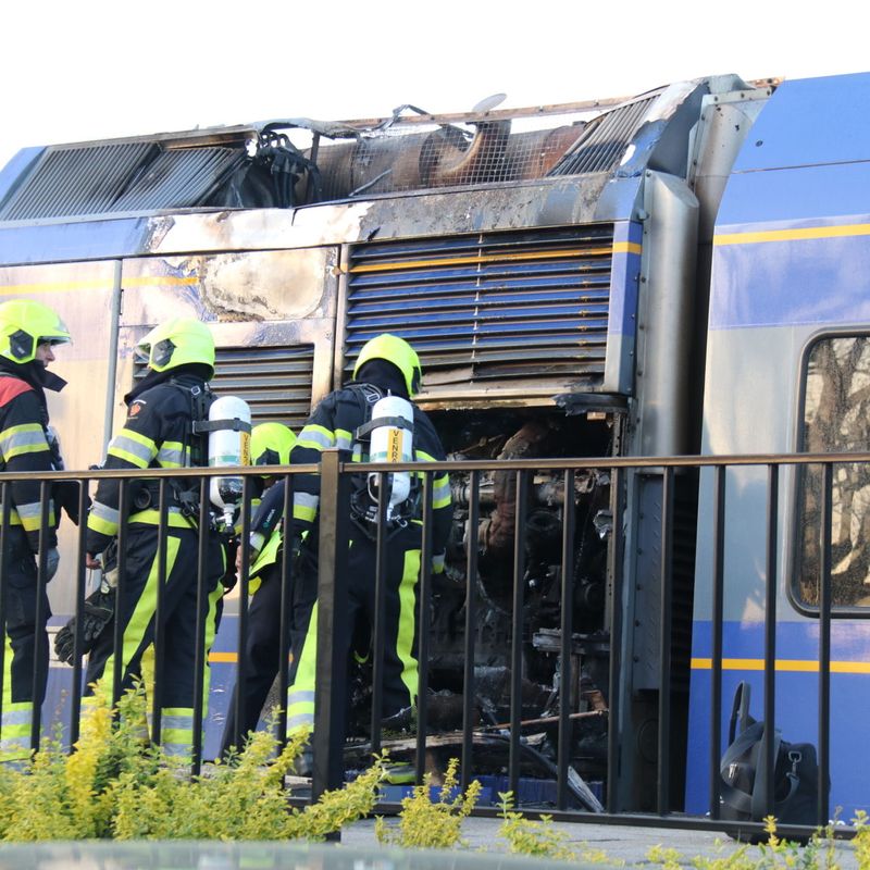 Trein in brand op station Venray - L1 Nieuws