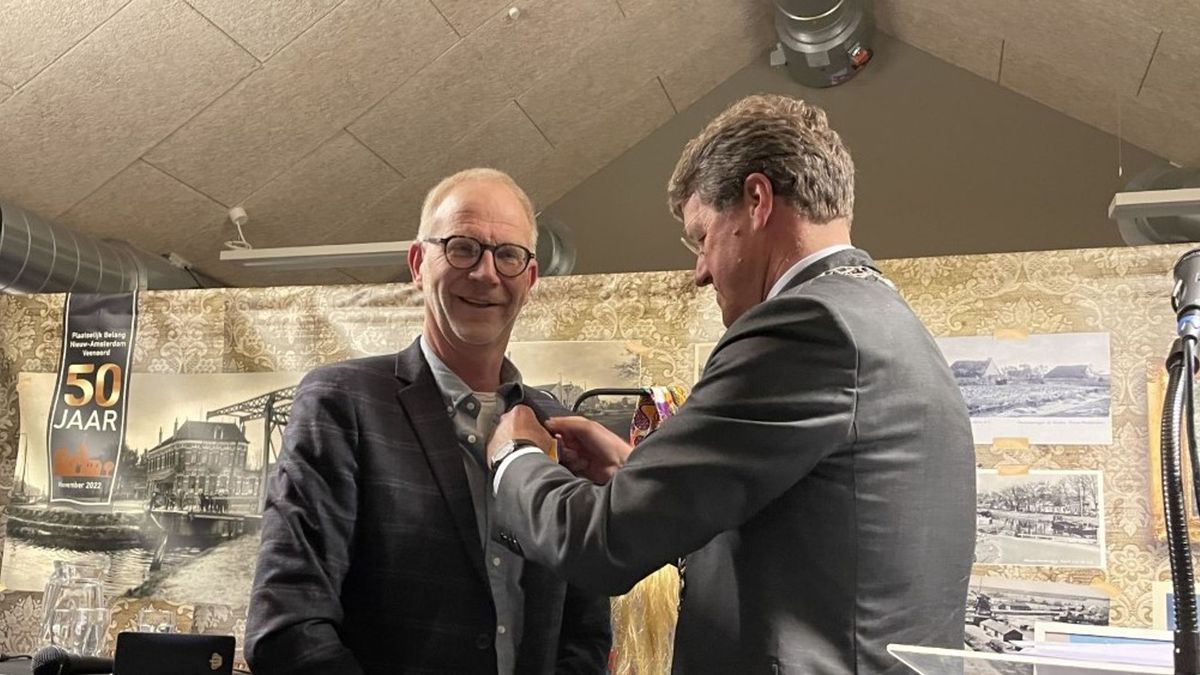 Afscheid met gouden randje: lintje voor dorpsvoorzitter Rikus Haasken ...