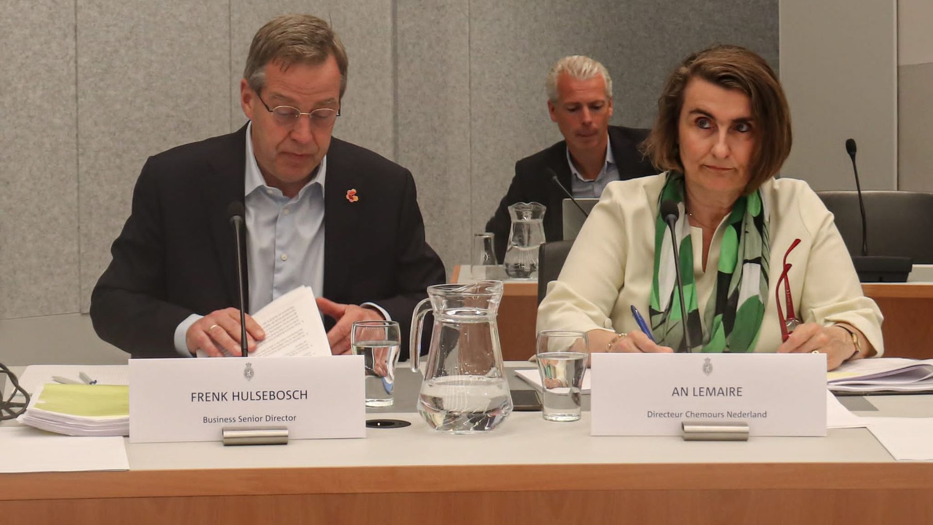 Chemours ontkent in Tweede Kamer het bestaan van een doofpot - Rijnmond