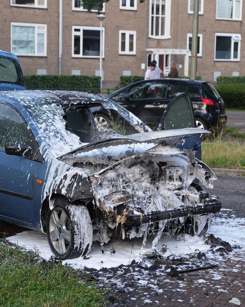 112 Nieuws: Auto vliegt al rijdend in brand - Oost