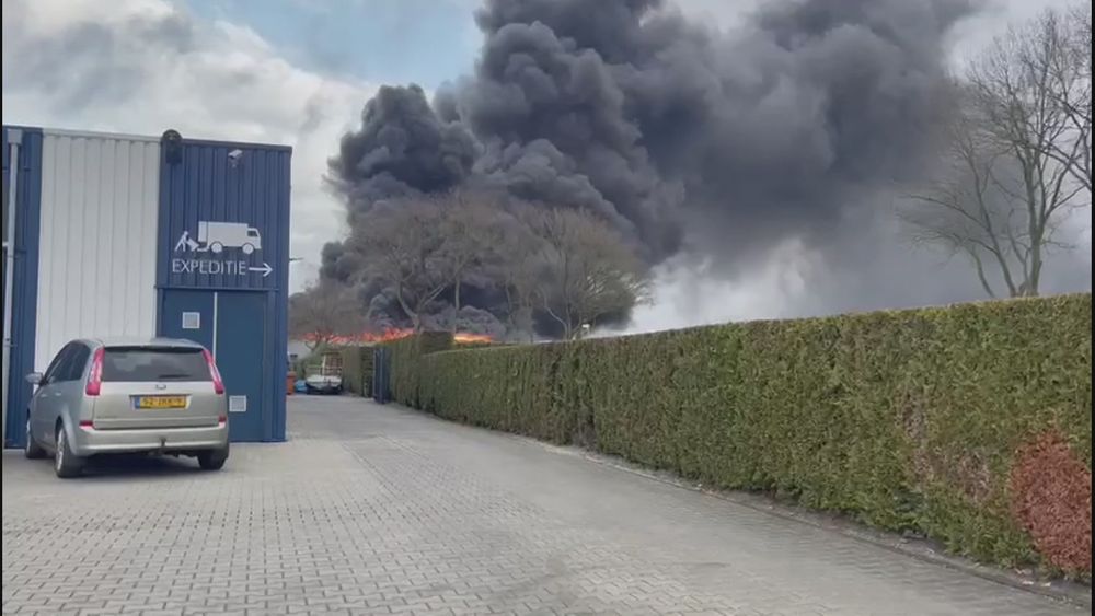 Ondernemers hopen op doorstart na vernietigende brand Roden: 'Wij zijn ...