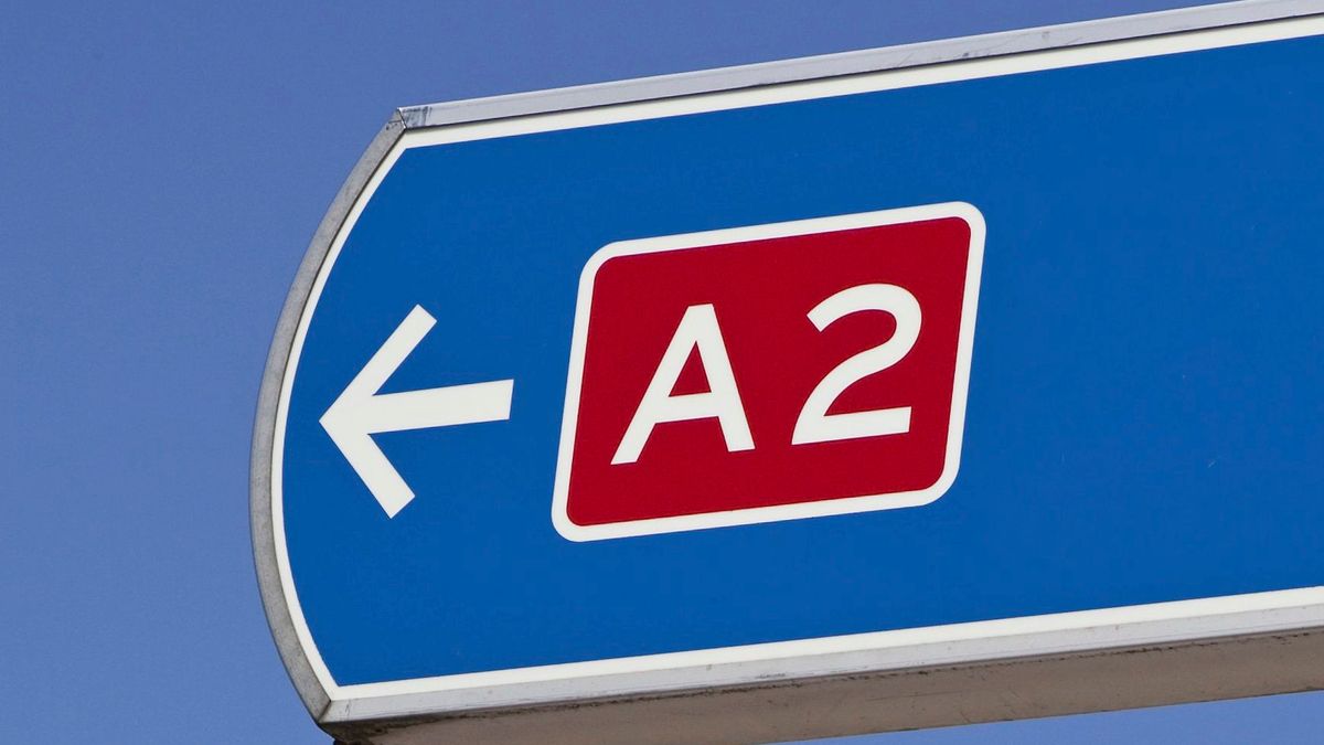 Reizigers krijgen het lastig: A2 dicht, minder treinen - L1 Nieuws
