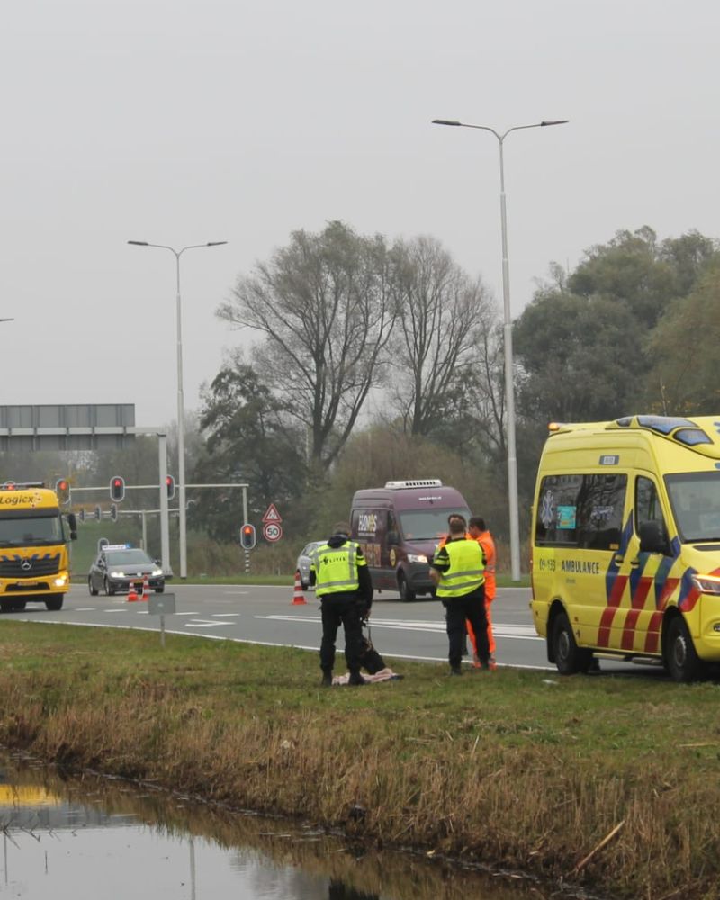 112-nieuws: Ongeluk op A27 bij Lexmond | Auto te water in Nieuwegein - RTV Utrecht