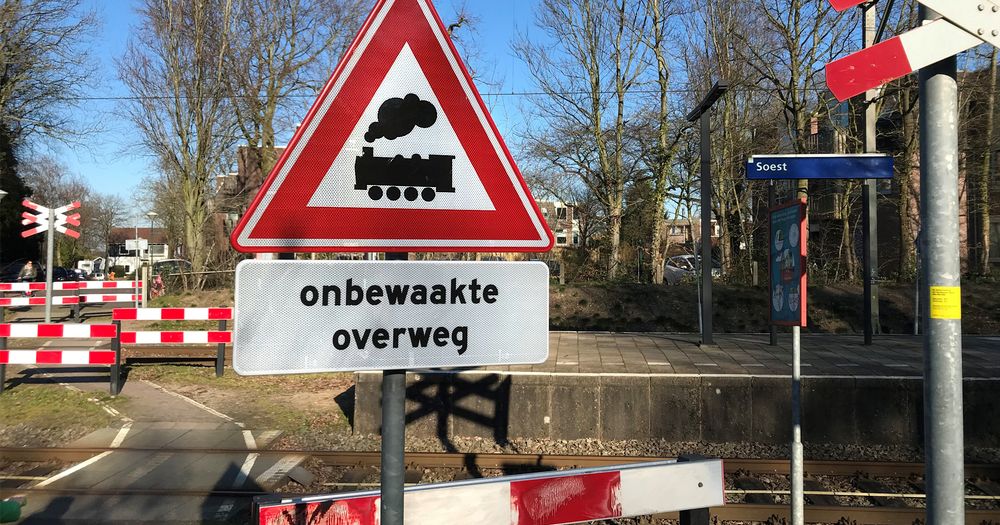 Alleen in Soest nog onbewaakte spoorwegovergangen, maar ze sluiten niet ...