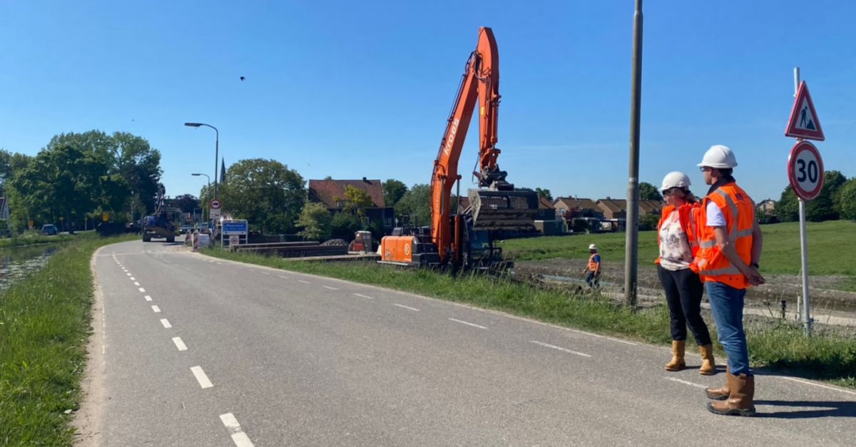 Werkzaamheden aan provinciale weg gaan jaar langer duren - Omroep West