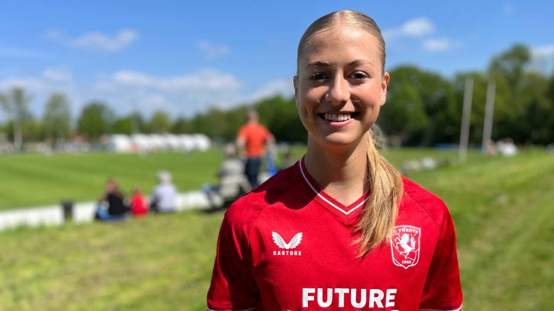 Voetbalsters schitteren tijdens grootste toernooi van het land: "Hoop ...