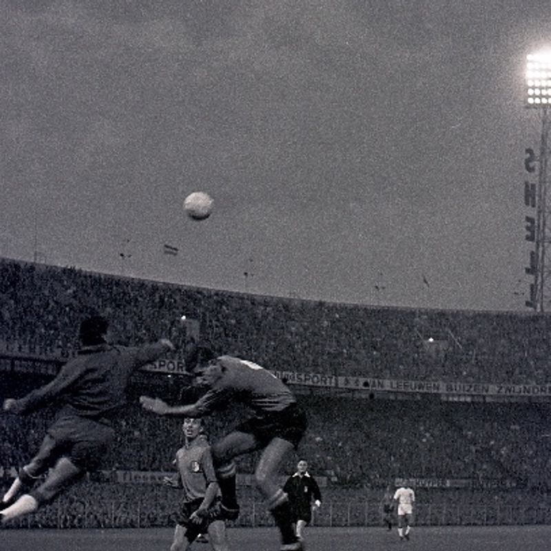 Zestig jaar licht in de Kuip - Rijnmond