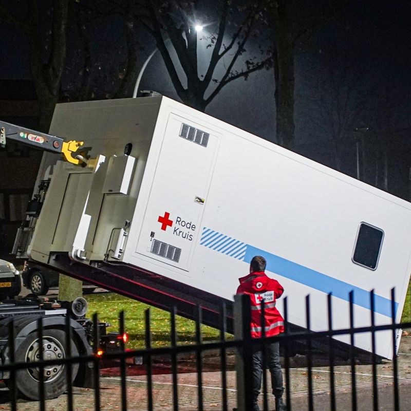 Rode Kruis ingezet voor opvang asielzoekers in Ter Apel (update) - RTV ...