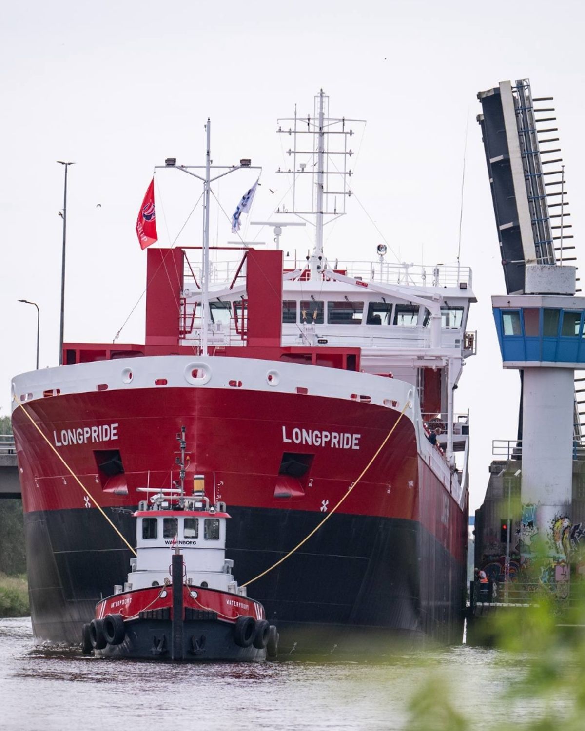 112-nieuws: Passage schip zorgt voor file op de ring (video) • Ongeluk ...