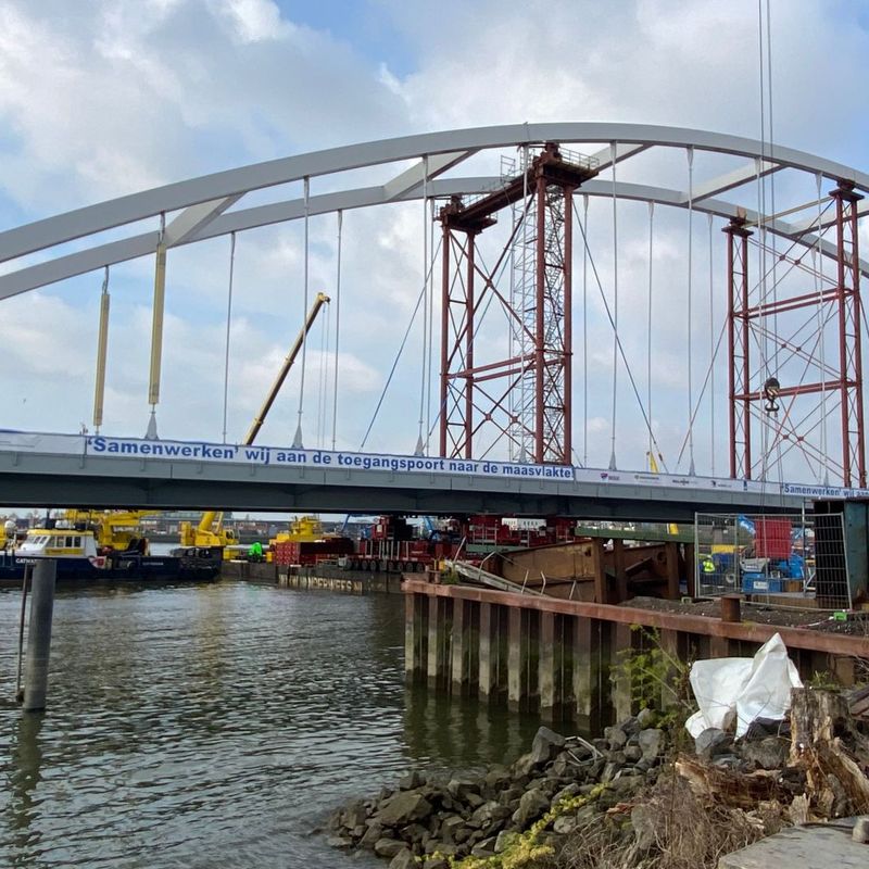 Nieuwe Suurhoffbrug zondag op transport naar eindbestemming: 'Als het ...
