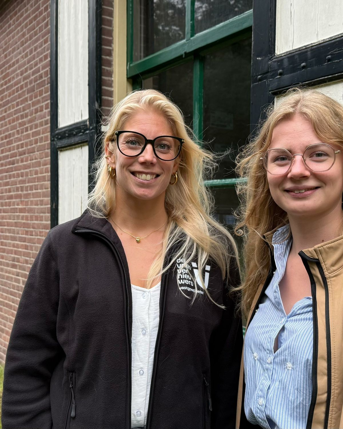 Verfkwasten en steigers in Veenhuizen: De Nieuwe Rentmeester is druk ...