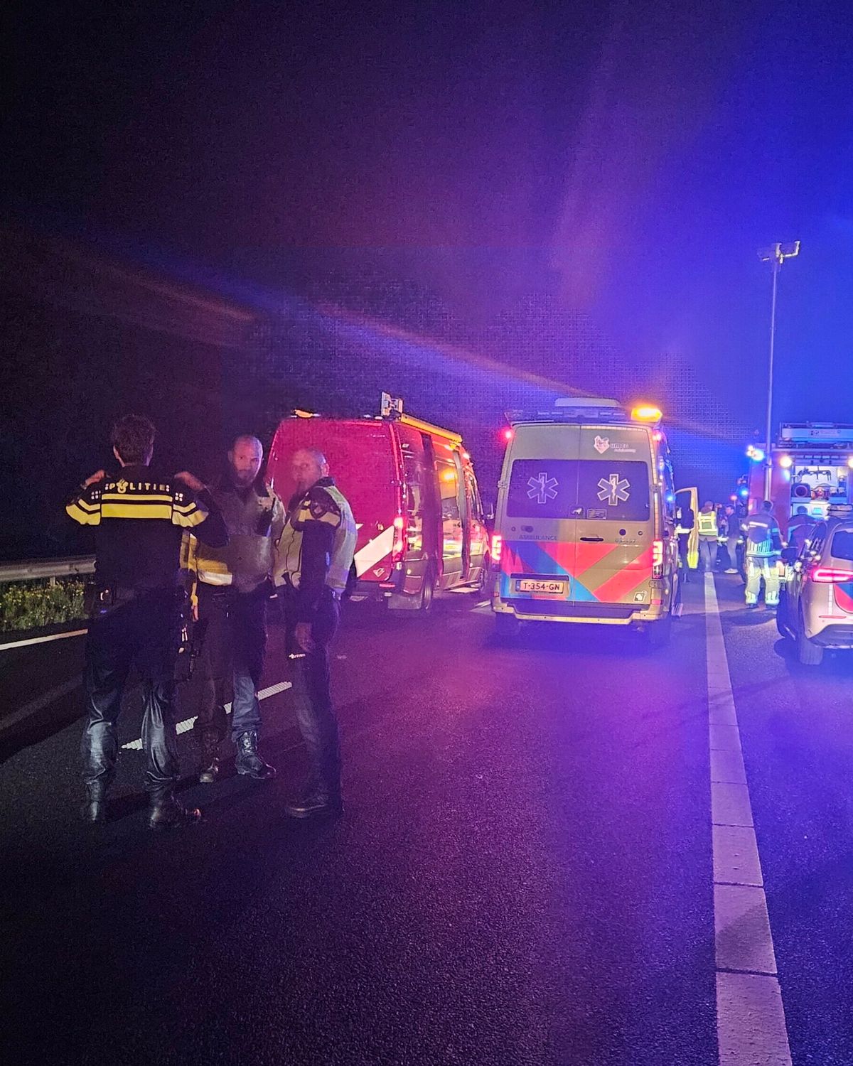 Man (76) omgekomen bij ongeluk A28, twee anderen zwaargewond - RTV Drenthe