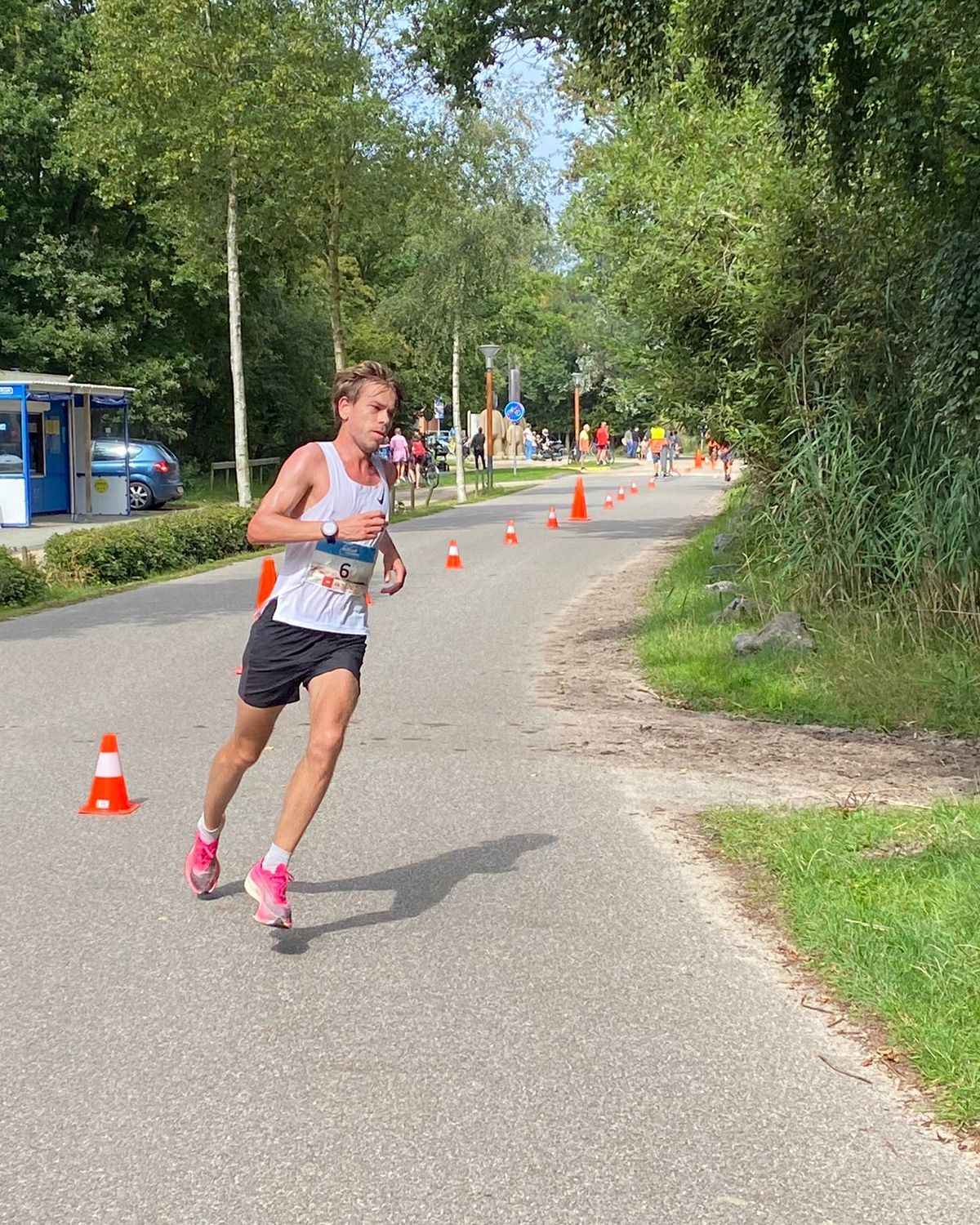 Tim van den Broeke wint Kustloop én vestigt nieuw parcoursrecord ...