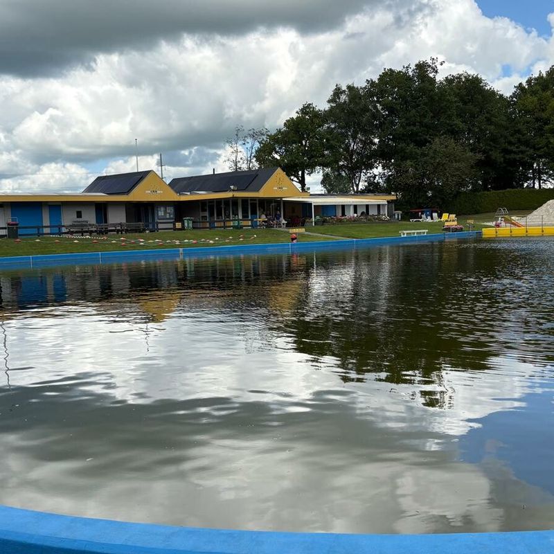 Zwembad Jubbega na parasietenplaag nu weer volledig open: "Hopen zomer ...