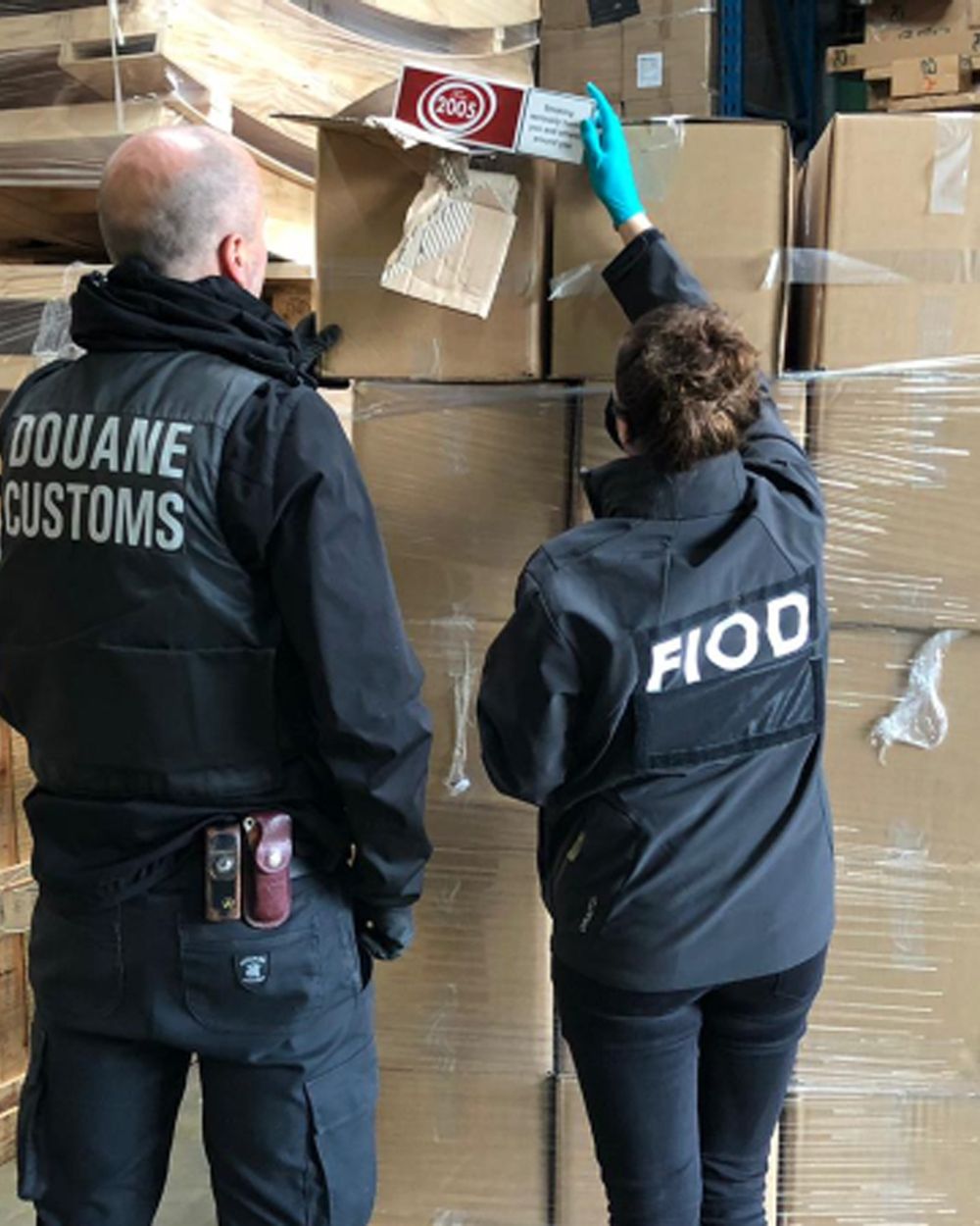 Taakstraf voor Nieuwegeiner voor opslag 11 miljoen illegale sigaretten ...