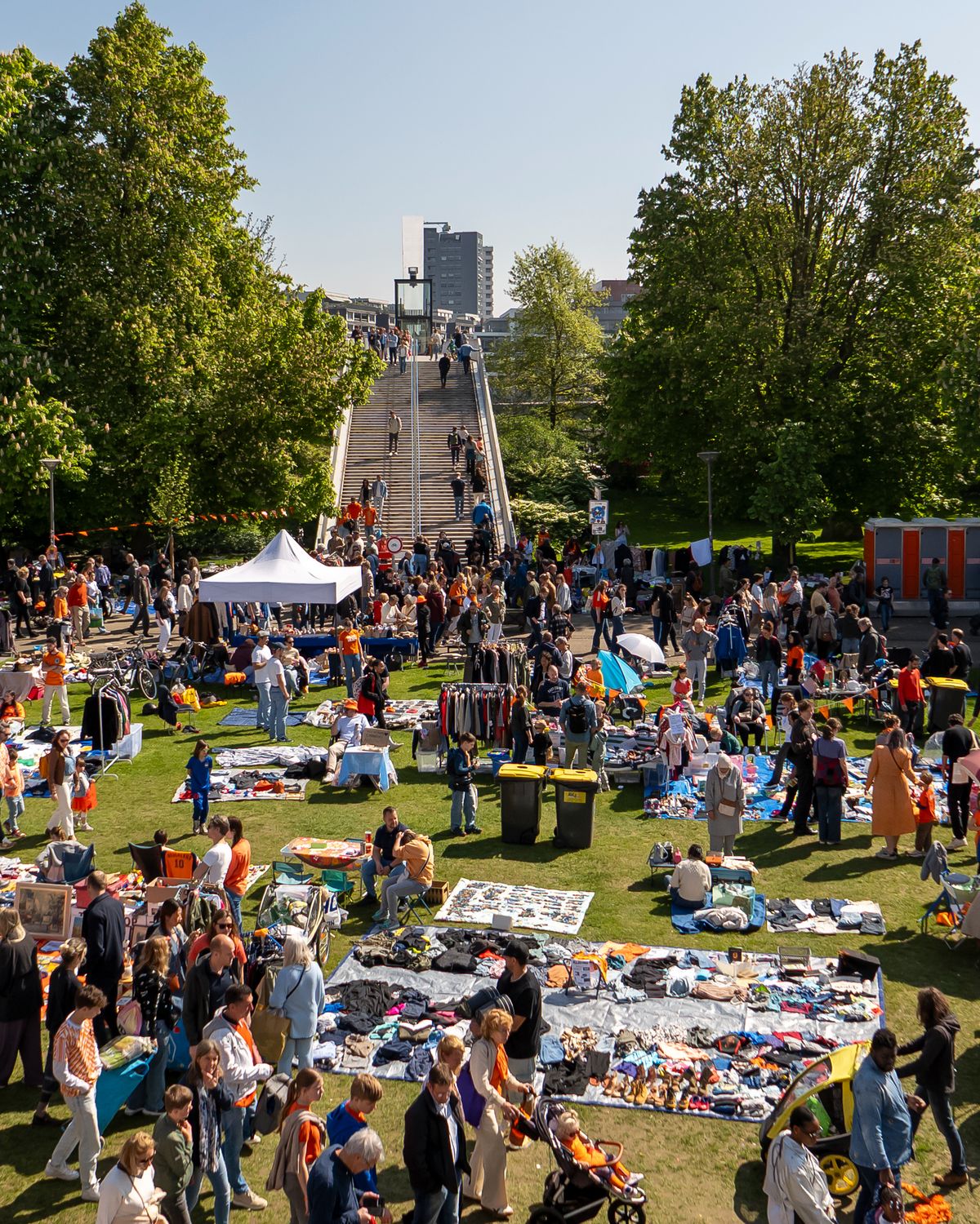Heerlijk terrasweer op Koningsdag, en het wordt alleen maar warmer - L1 ...