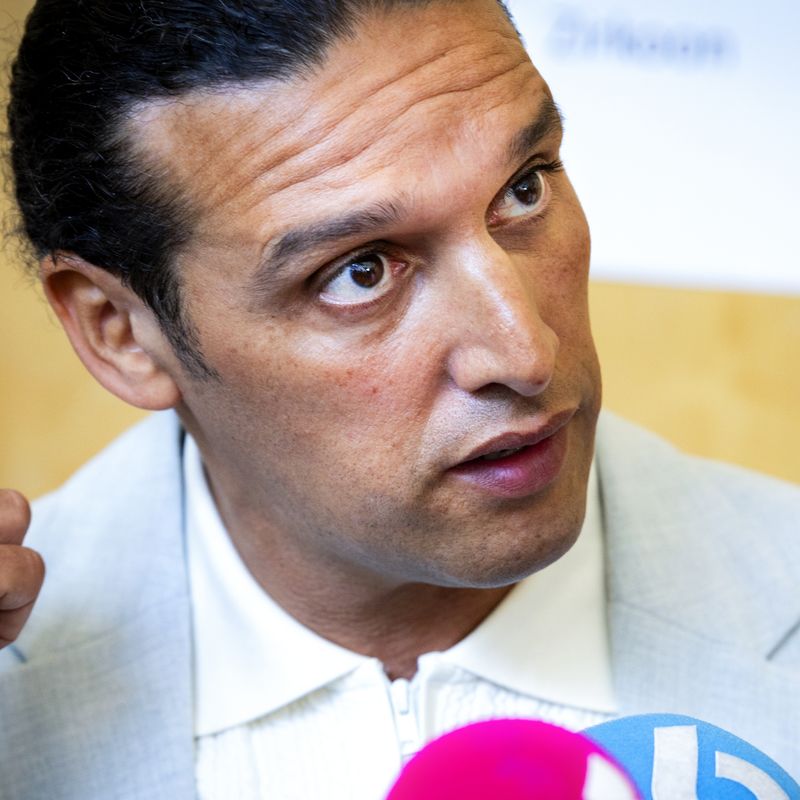 OM eist drie jaar tegen Ali B, voor onder meer verkrachting Ellen ten ...