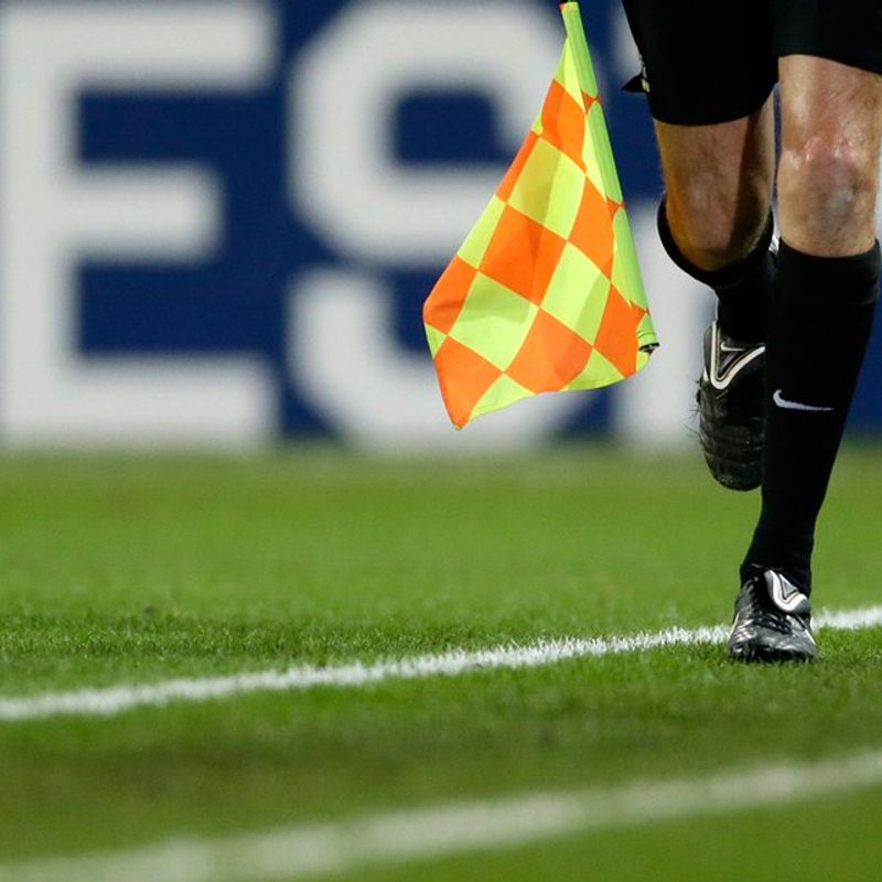 KNVB wil rol assistent-scheidsrechters veranderen om partijdigheid ...