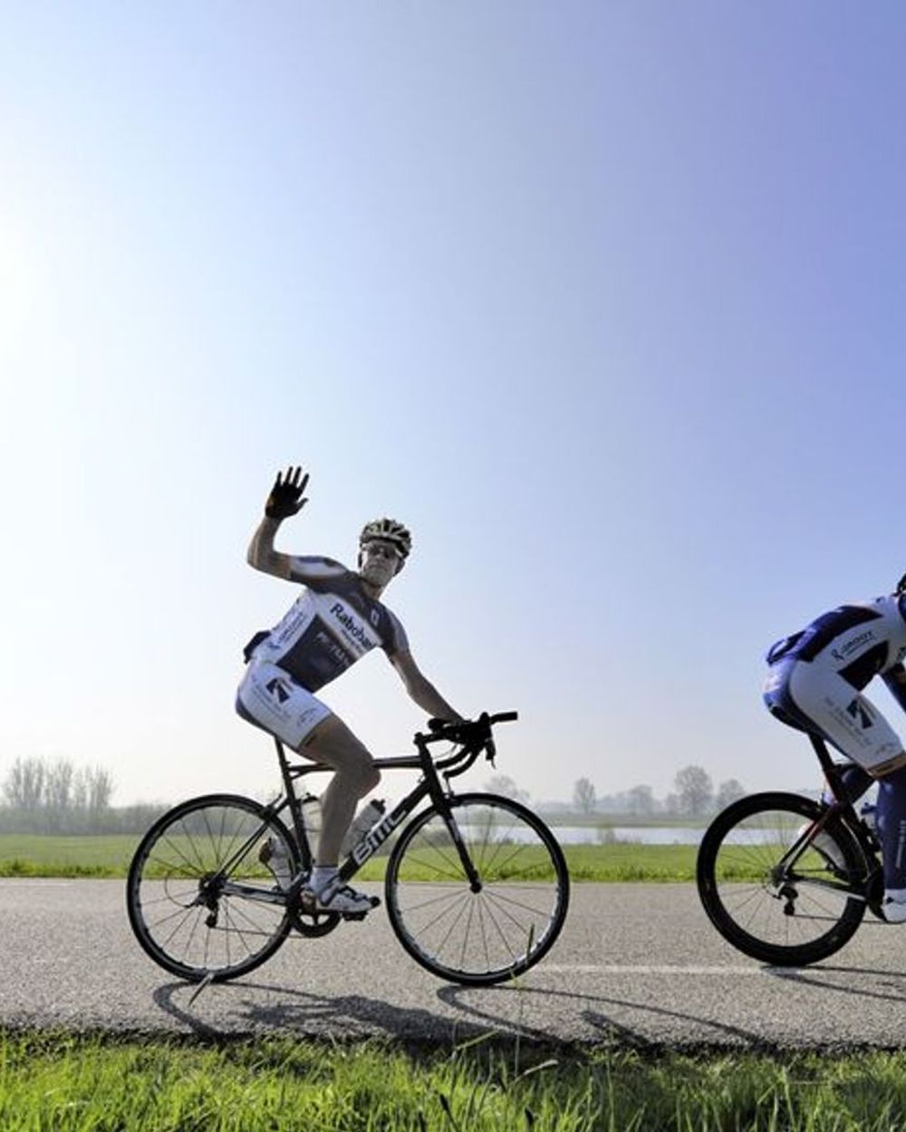 Wielrenners als pispaaltje: 'Niet voor niets dat iedereen een hekel aan ...