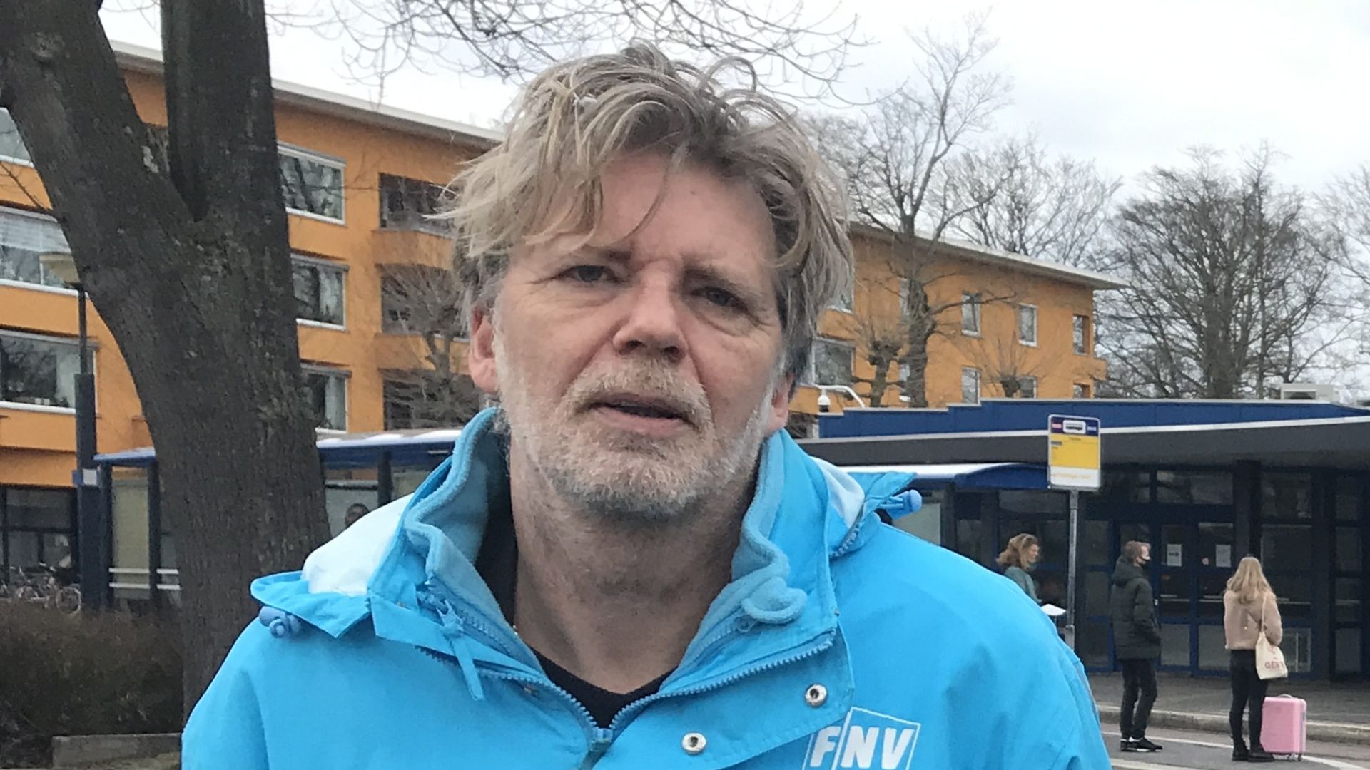 Stakingen in het openbaar vervoer van de baan na akkoord over cao - RTV ...