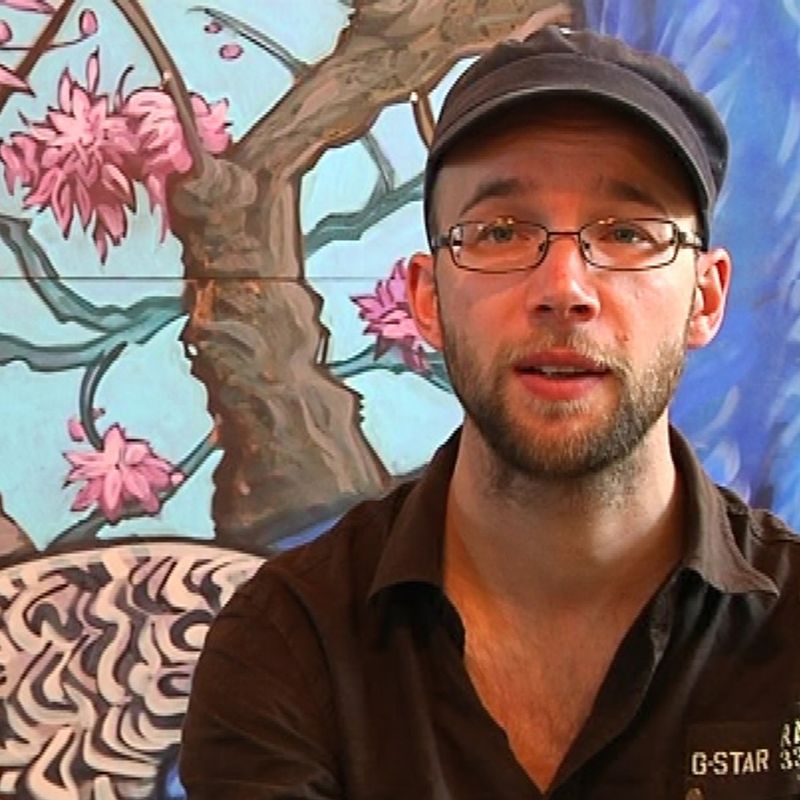 Street artist Michel Velt: 'Ik wil de wereld mooier maken' - RTV Noord