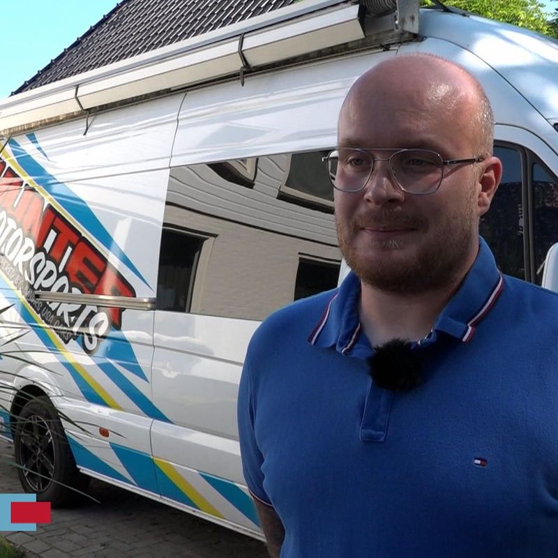 Peter Mulder trof asielzoekers aan in zijn camper - RTV Drenthe
