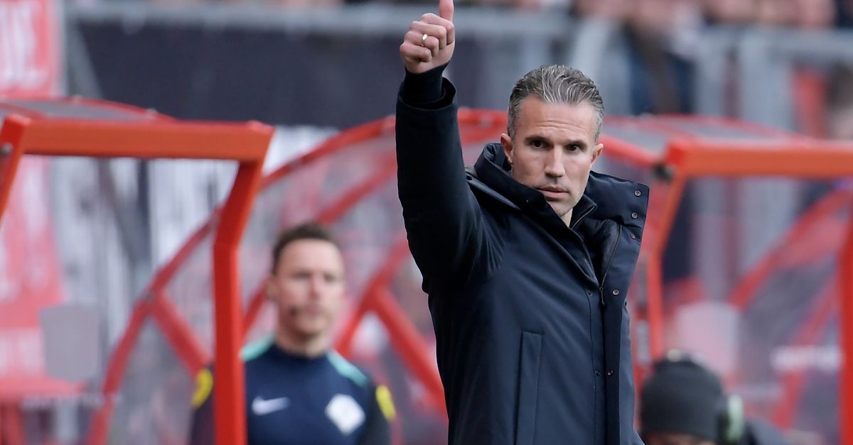 Van Persie legt bij Feyenoord nadruk op tweede plek: 'Noem het project ...