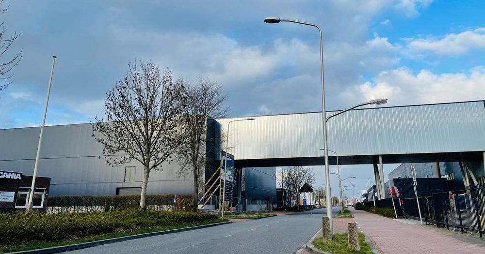 Scania Meppel opent nieuwe 'luchtbrug' - RTV Drenthe