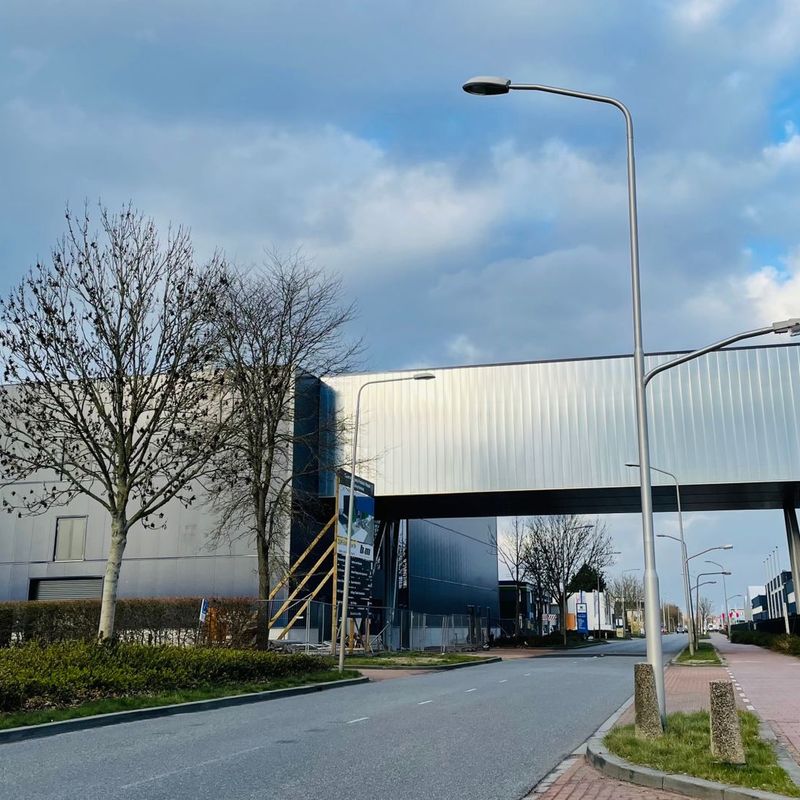 Scania Meppel opent nieuwe 'luchtbrug' - RTV Drenthe