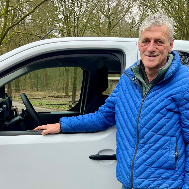 Raadslid Kees (63) ploeterde door dikke dossiers over leerlingenvervoer ...