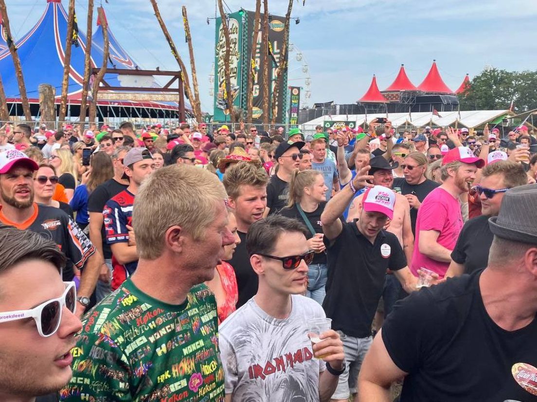Bekijk de eerste dag van Zwarte Cross • Armin van Buuren sluit af - Omroep Gelderland