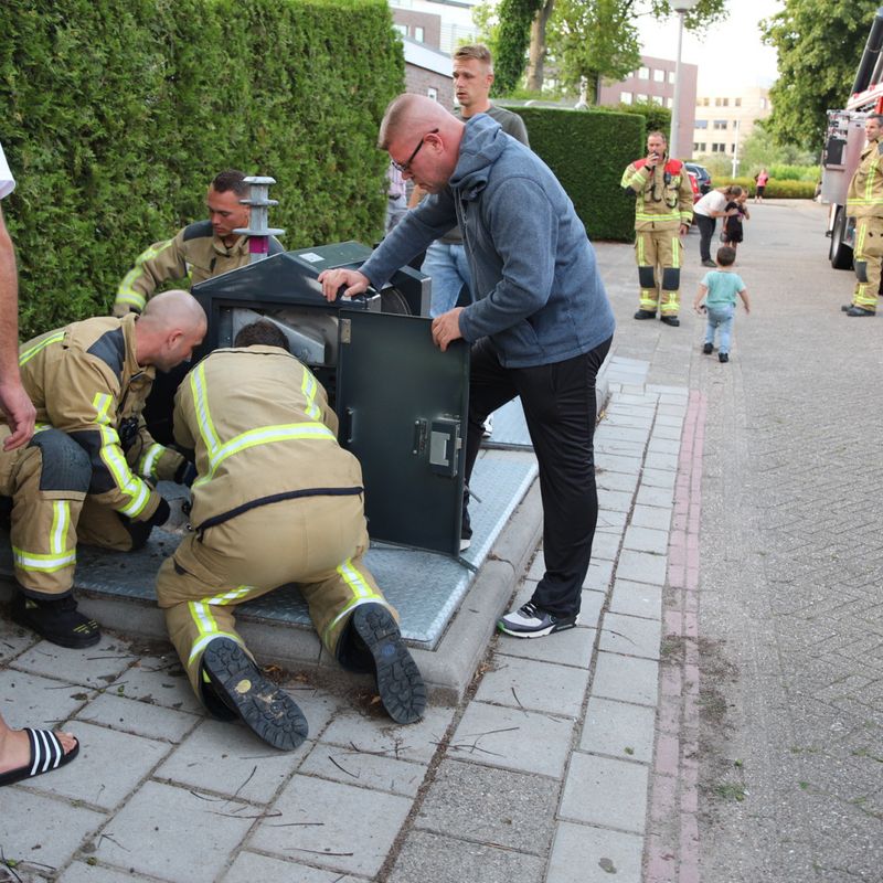 112-nieuws | Kind gered uit ondergrondse plastic-container - Omroep West