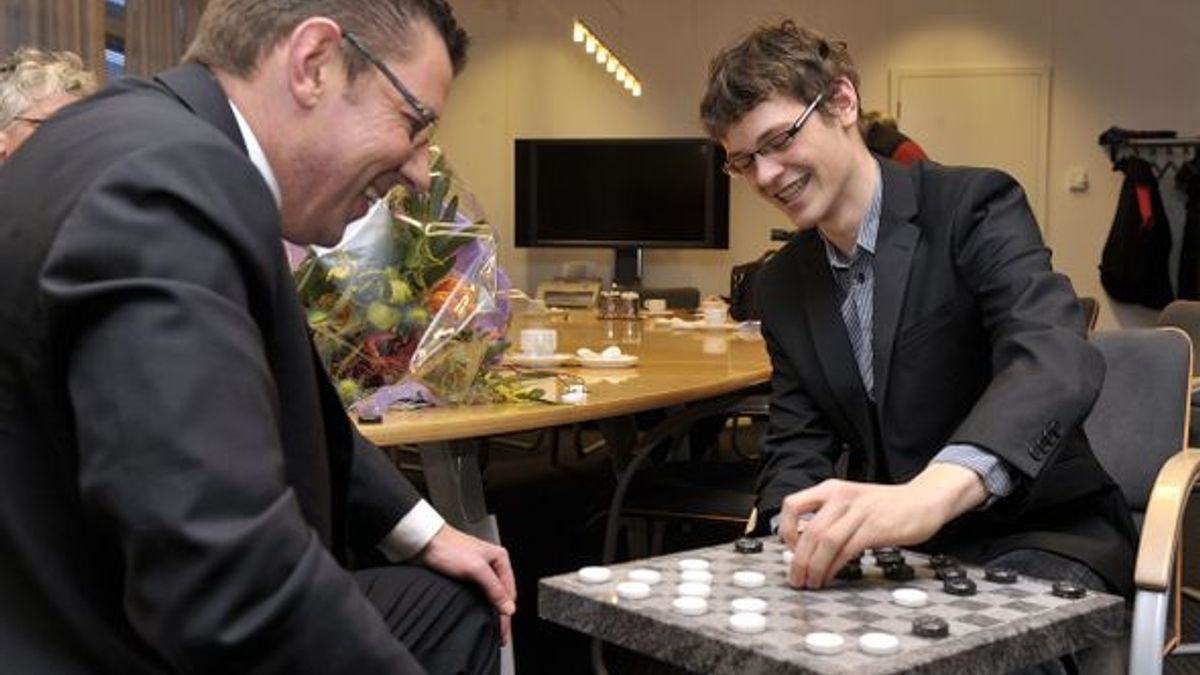 Boomstra blijft bij koplopers - RTV Drenthe