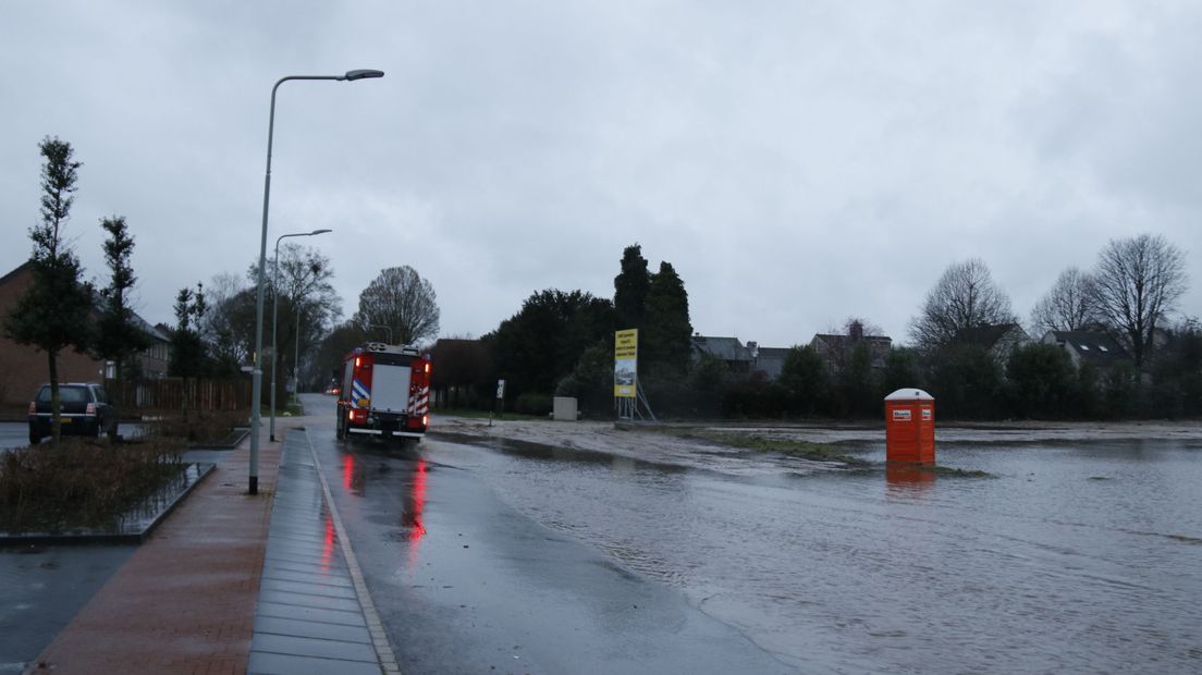 Hevige regenval leidt tot wateroverlast in Noord-Limburg - L1 Nieuws Hevige regenval leidt tot wateroverlast in Noord-Limburg - L1 Nieuws