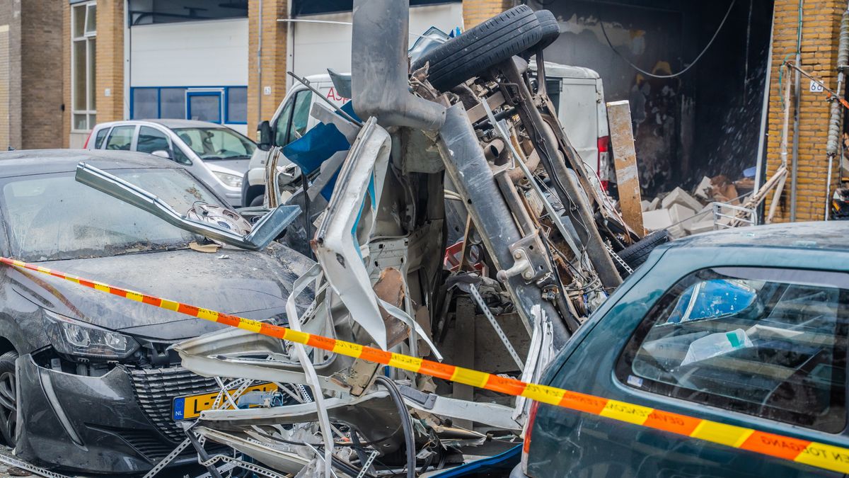 KIJK TERUG: Nieuwsuitzending in verband met explosie Rotterdam-Zuid ...