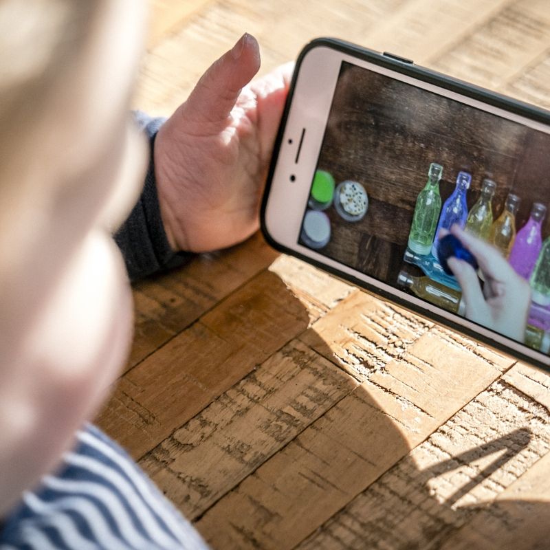 Lopend Vuur: Logisch dat het mobieltje op de basisschool in de ban is gedaan - RTV Noord