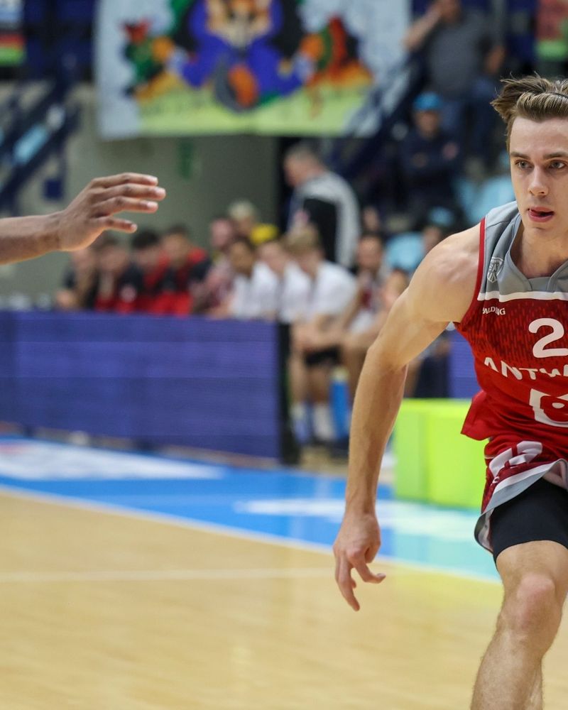 Donar trekt ambitieuze Canadees aan: ‘Ga voor BNXT-kampioenschap’ - RTV ...
