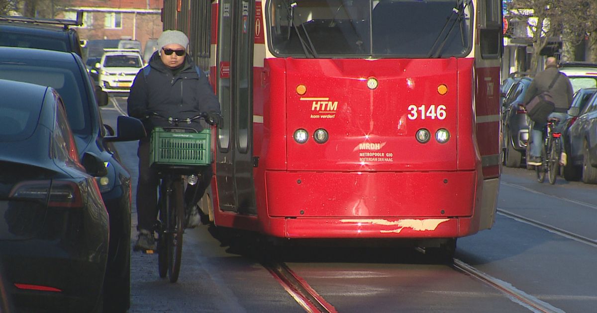 Nieuwe tram rijdt straks door smalle straat, weg aangepast voor ...