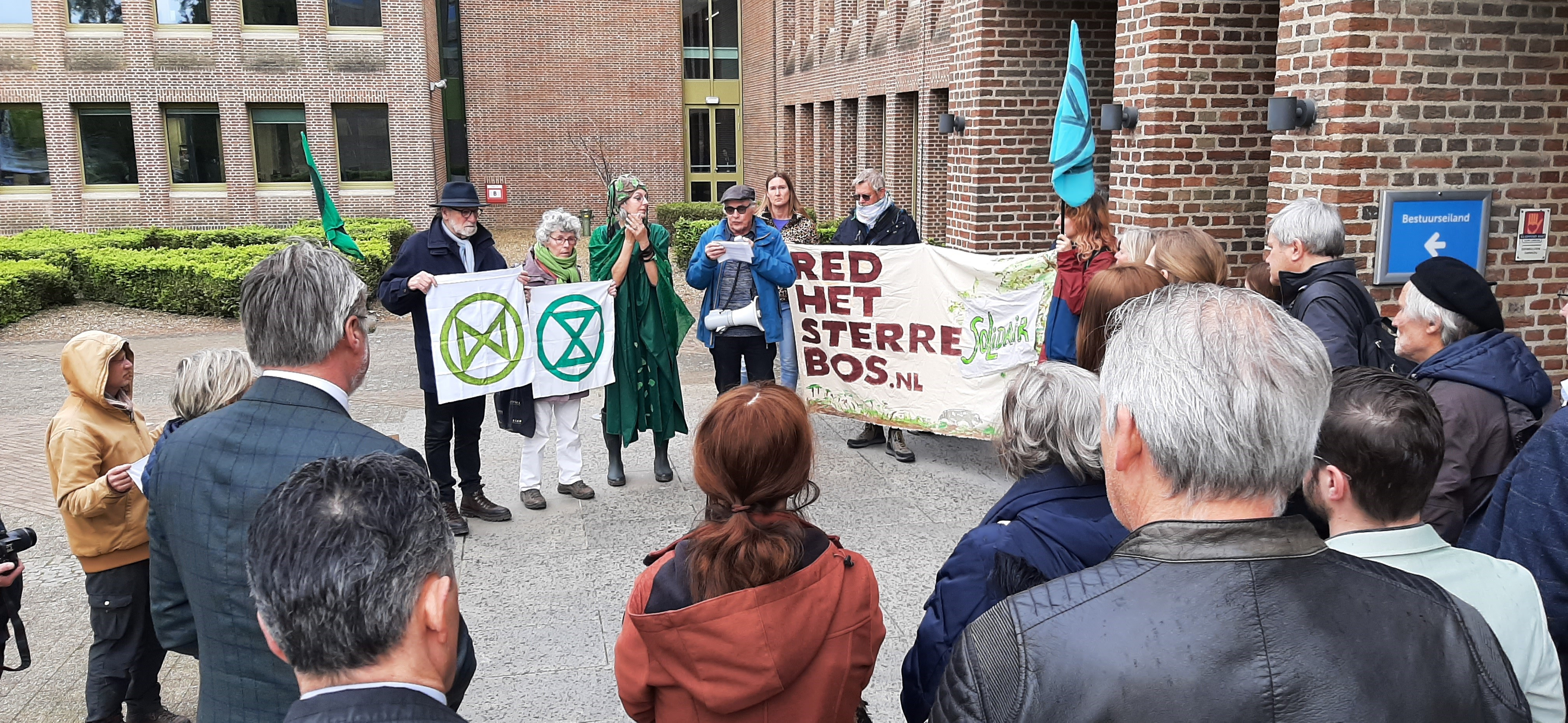 Actievoerders vragen natuur rond VDL Nedcar te sparen - L1 Nieuws