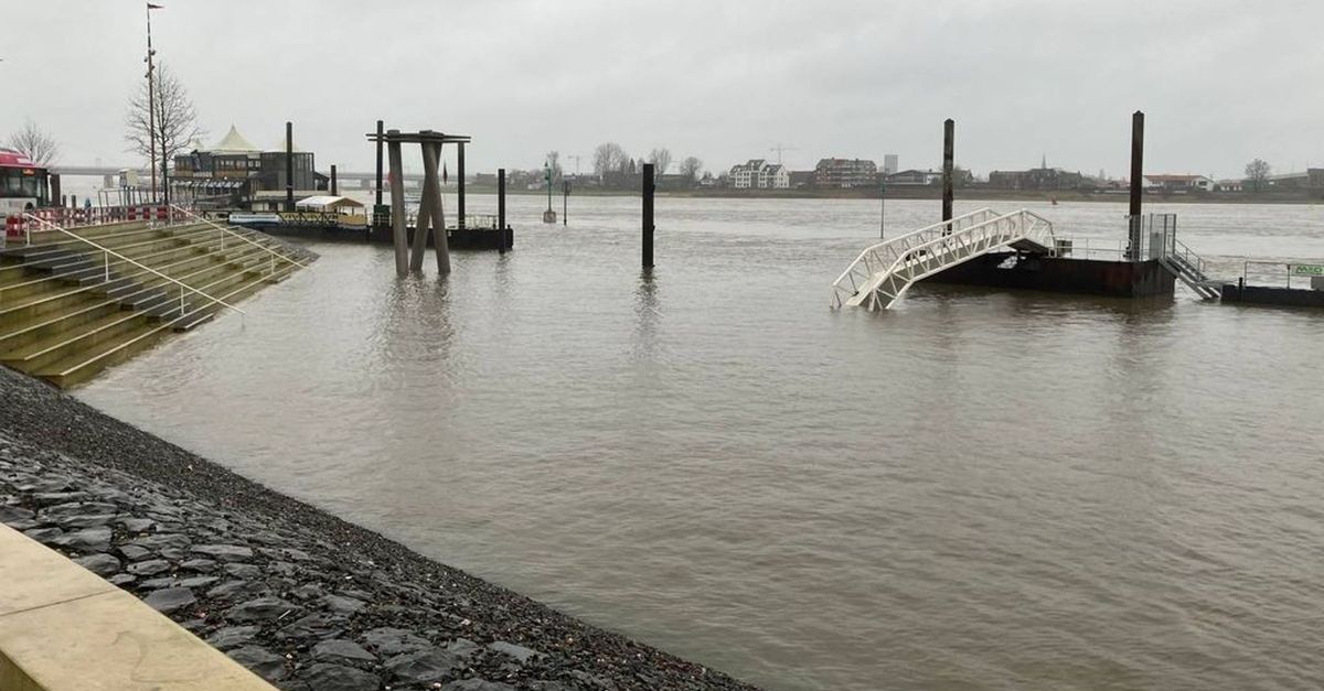 Water in de Waal staat hoger, maar zorgen zijn er niet - Omroep Gelderland