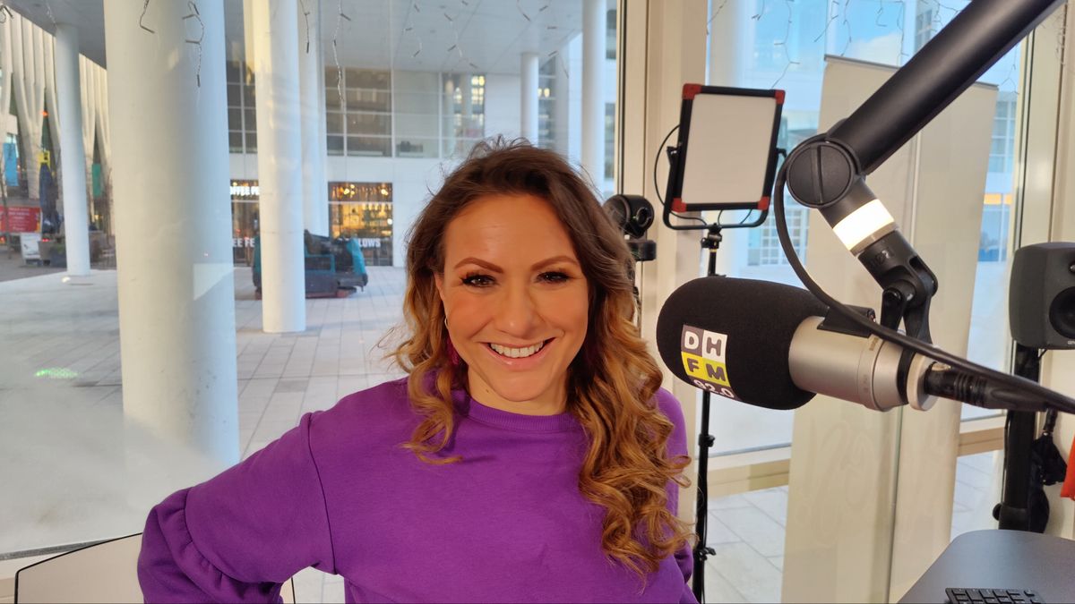 Jessica Mendels nieuwe presentator bij Den Haag FM: 'Ik kreeg hier kriebels van in mijn buik ...