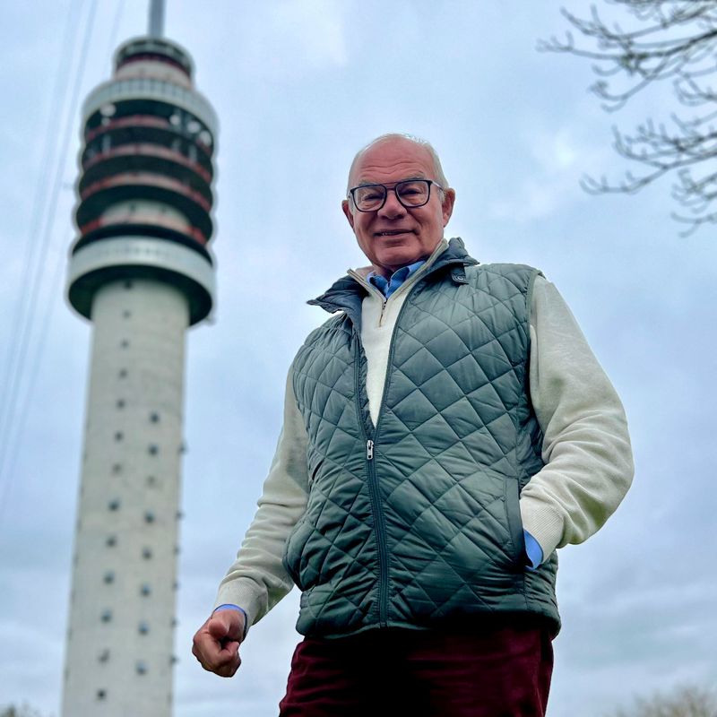 Ton bedacht in de jaren 90 lampen op te hangen in de zendmast in ...
