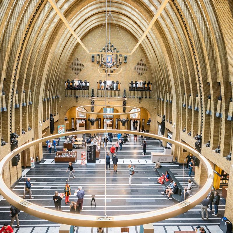 Zwartste scenario afgewend: zes locaties bibliotheek Utrecht voorlopig ...