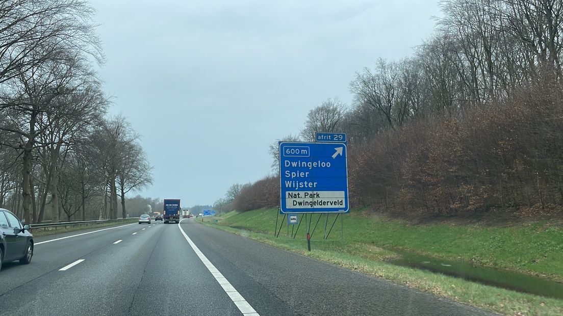 Foutje, bedankt! Verkeersbord is de weg kwijt bij Spier - RTV Drenthe