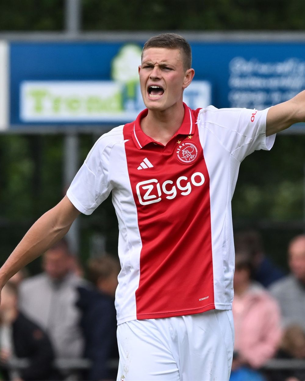 Dies Janse debuteert bij Ajax in competitiewedstrijd tegen Heerenveen ...