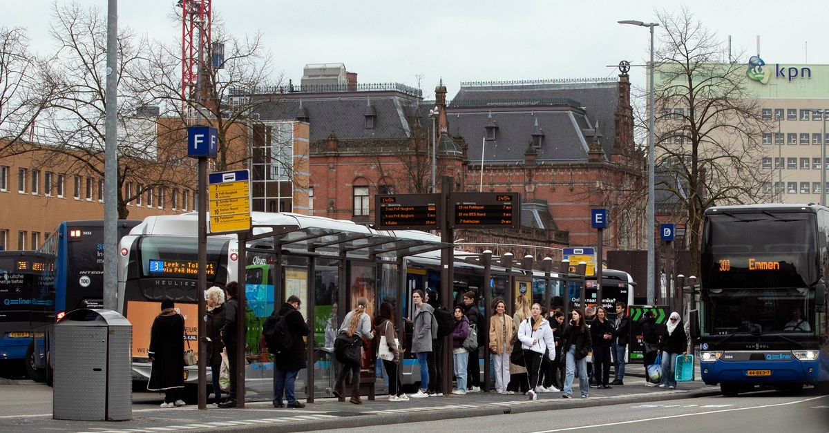 OV-bureau Groningen Drenthe baalt dat openbaar vervoer voor minima niet gratis wordt - RTV Noord